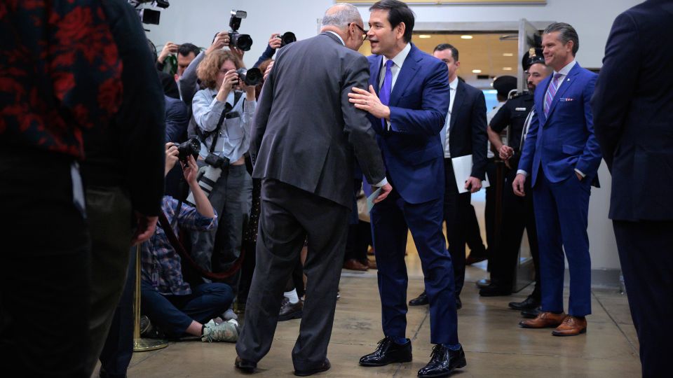 Male shoe anxiety hits the Oval Office
