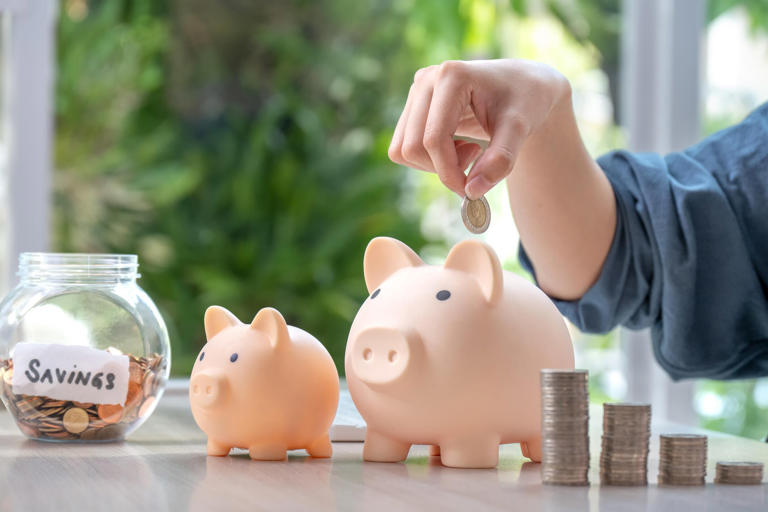 $5,000 CD account vs. $5,000 money market account: Which will earn more ...