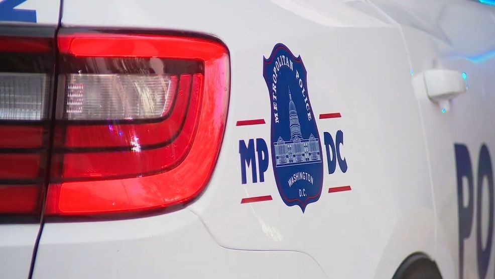 Shot fired in DC's Navy Yard, police searching for suspect