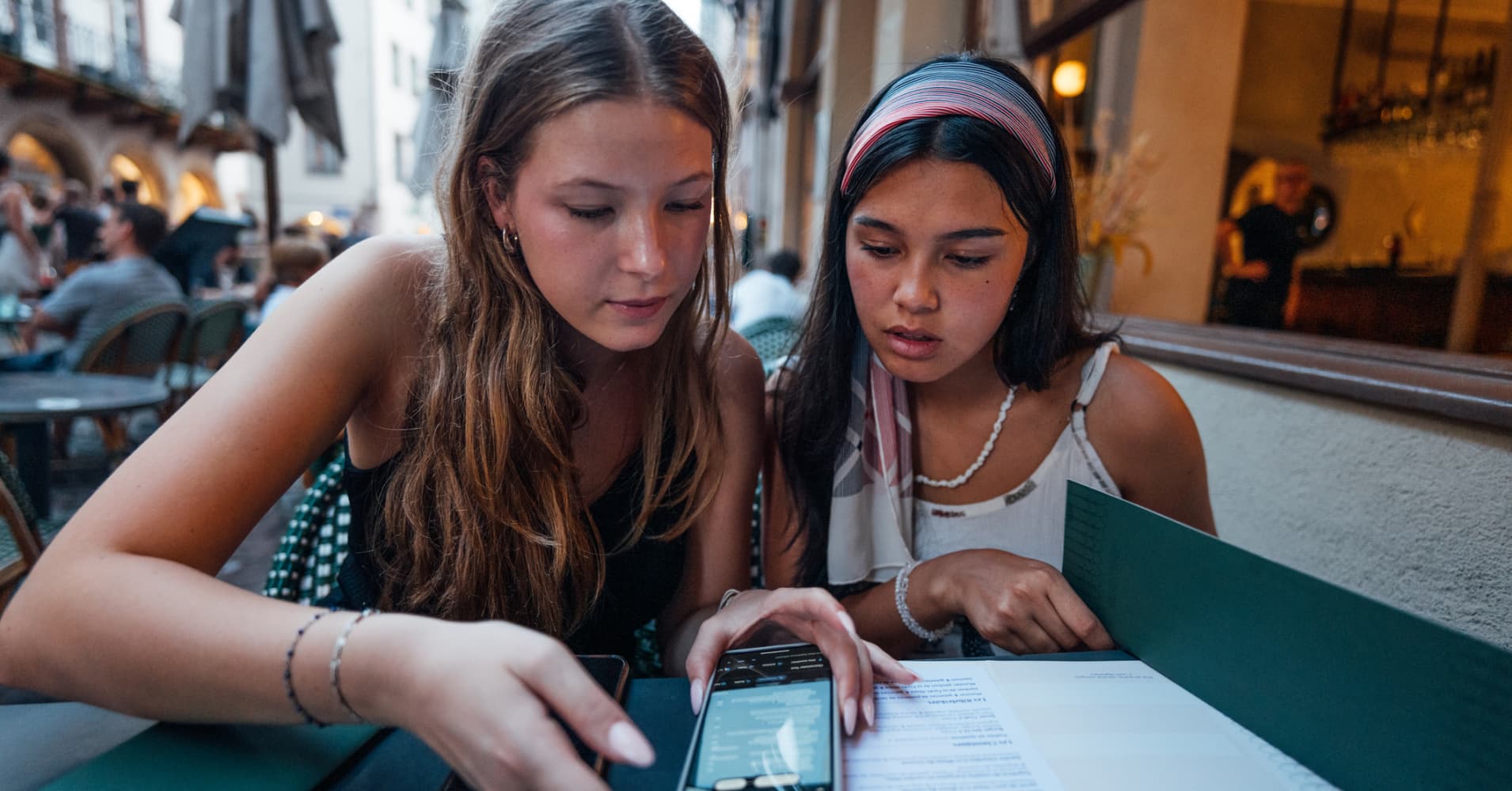 59% of kids use AI to look up information—but it could weaken critical ...