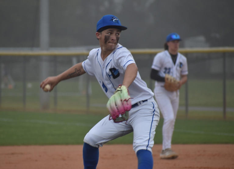 Destin Sharks baseball team splits two tough games