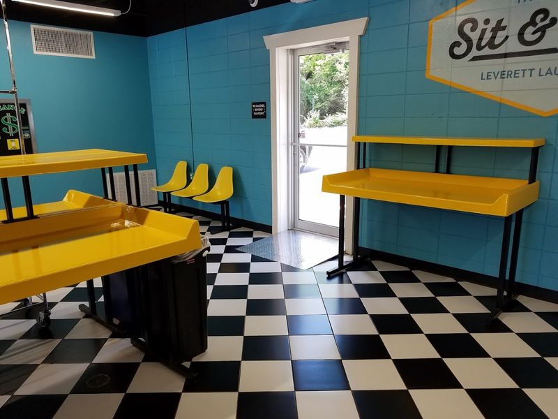 This Arkansas laundromat turns a basic chore into photoshoots and fun ...