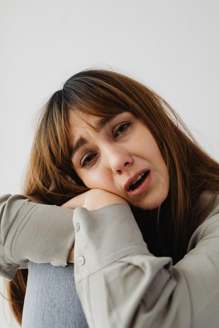 If you frequently use these 7 phrases, your self-respect may be low