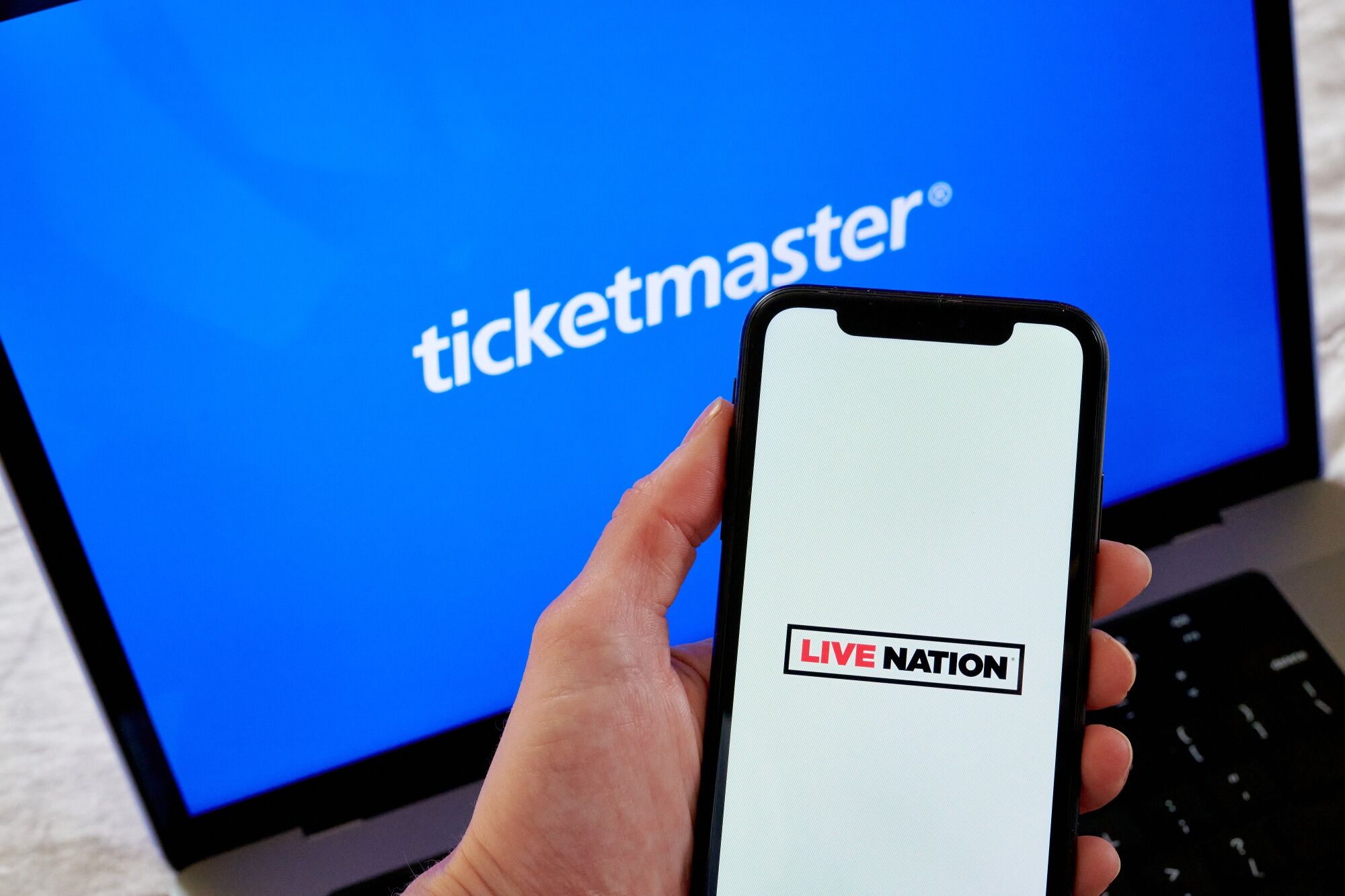 Secret deal to avoid Ticketmaster breakup spurs frantic week
