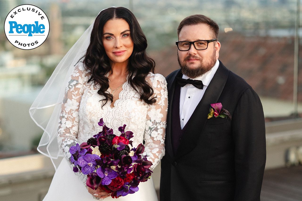 Chaz Bono marries Shara Blue Mathes surrounded by loved ones, including ...