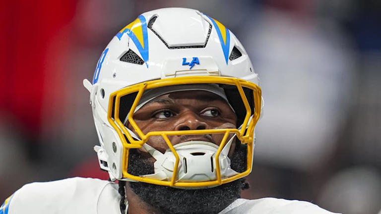 Dolphins add versatile blocker to shake up offensive line room