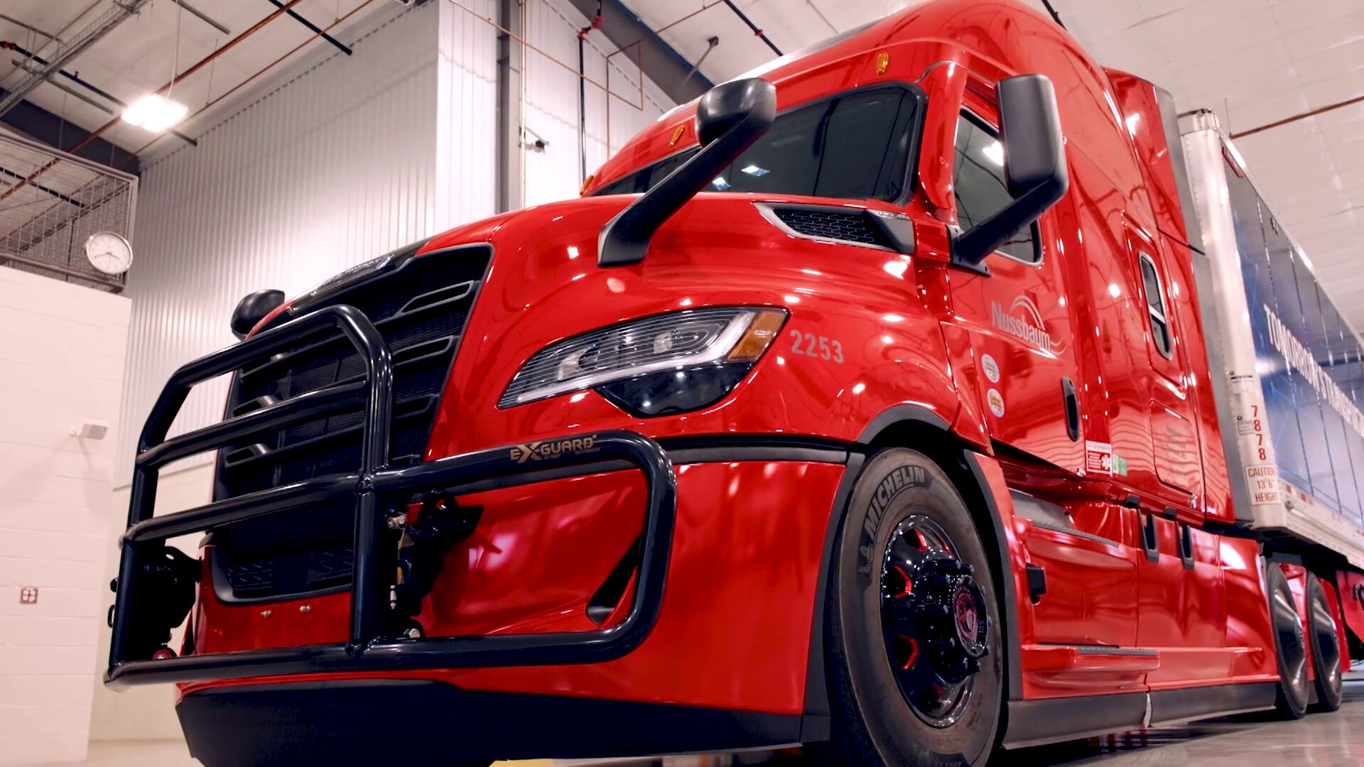 New Indiana law requires English proficiency for CDL holders, tightens ...