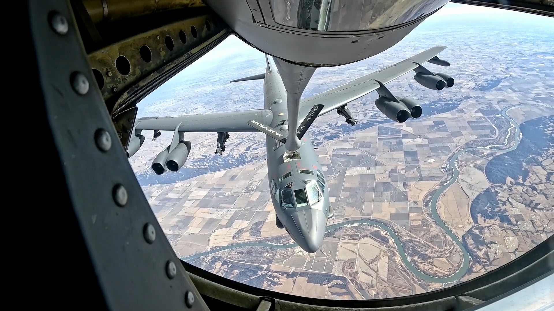 High-risk mid-air refueling: B-52H receives fuel from KC-135