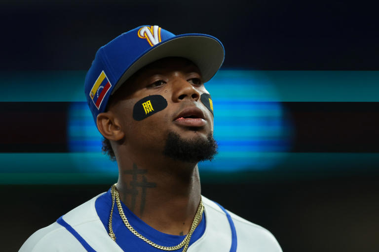 Ronald Acuna Jr.'s behavior towards Ozzie Albies draws attention after ...