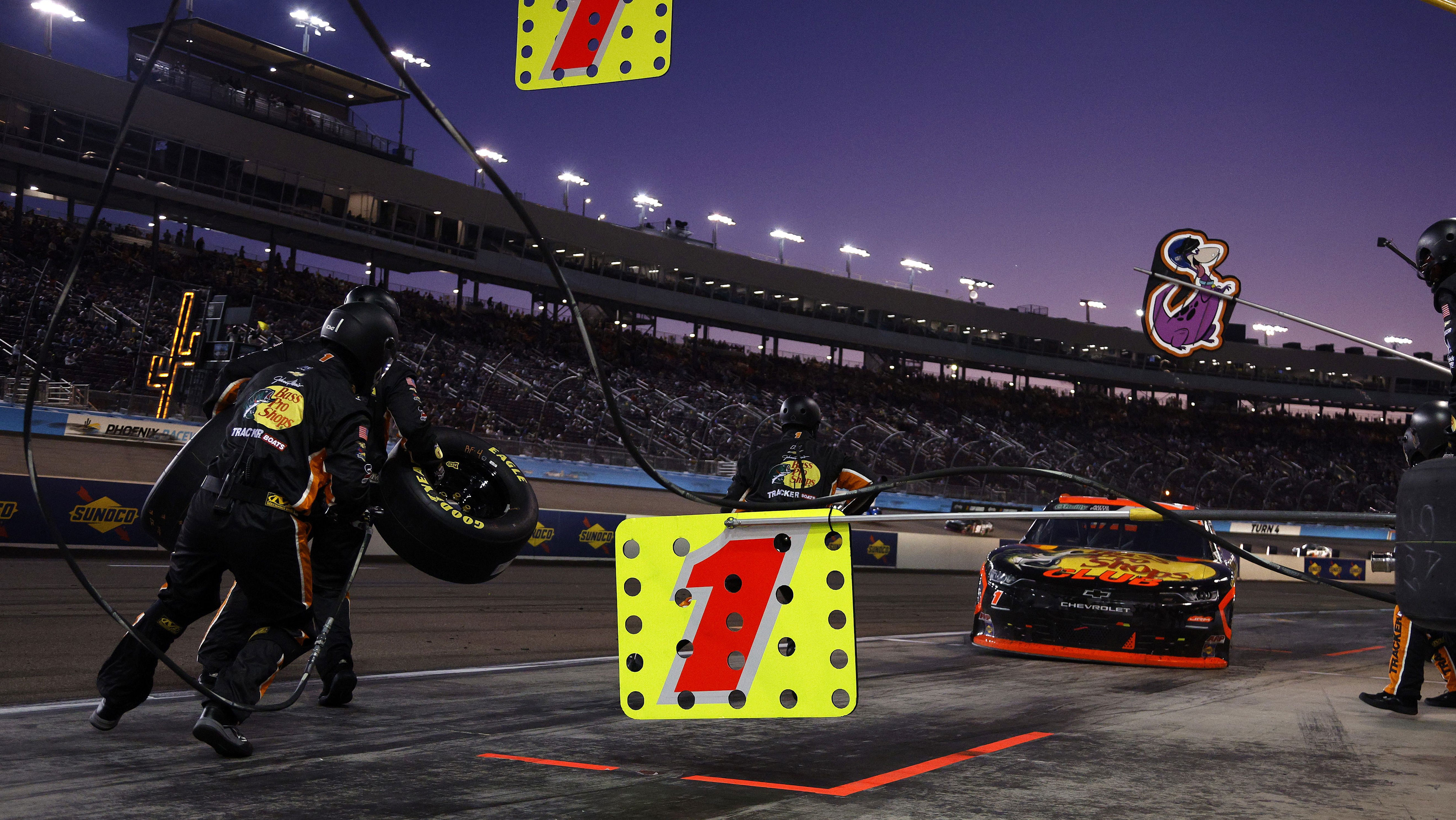 NASCAR updates pit stall cleaning rules before Las Vegas