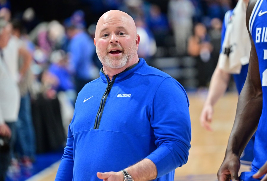 SLU basketball coach Josh Schertz agrees to long-term extension