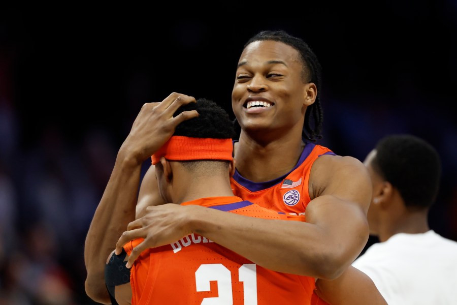 Clemson holds off late UNC rally to win 80-79 in ACC tournament ...