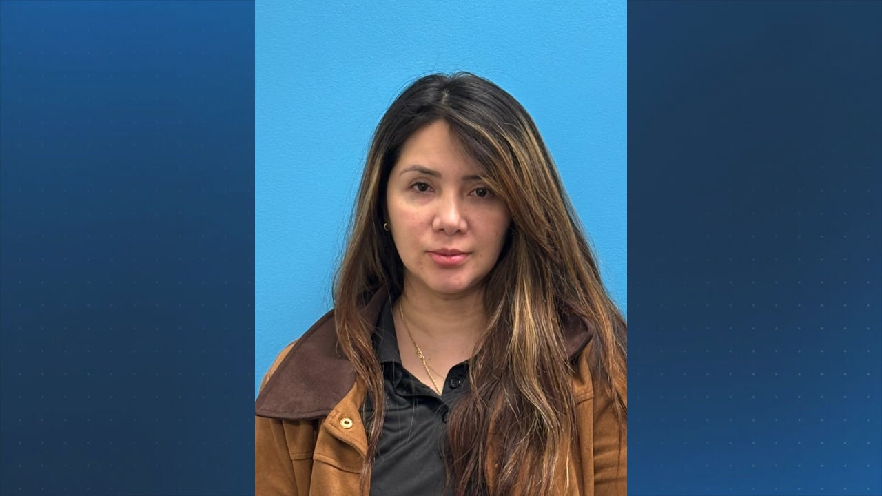 Unlicensed driver arrested on DUI charges after pursuit on I-293 in New ...