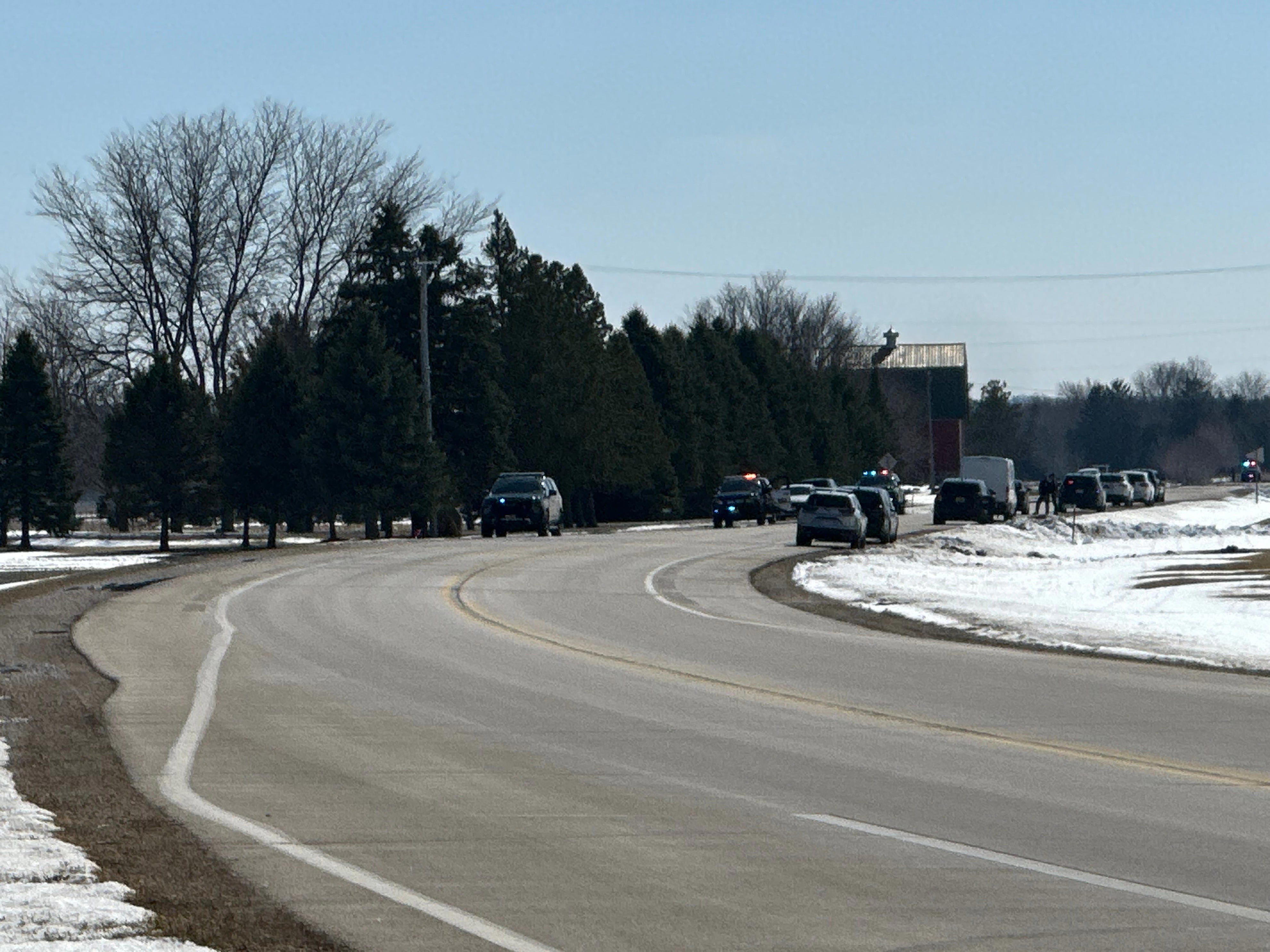 Deputies shoot, kill armed man after car chase in Village of Summit