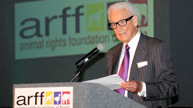 Bob Barker bombshell: Former 'Price Is Right' model Holly Hallstrom ...