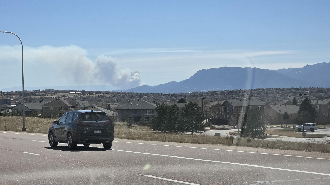 Fire in Colorado Springs? Fact-checking social media claims of smoke ...