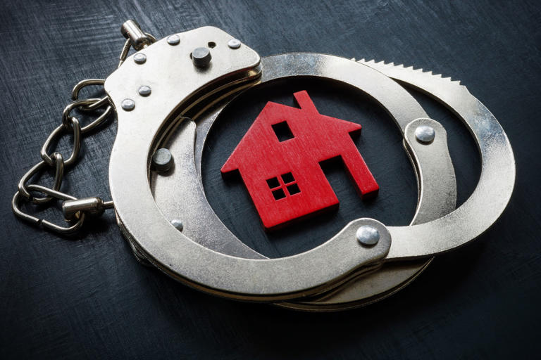 11 people arrested for $6M identity theft-based loan fraud in Southern ...
