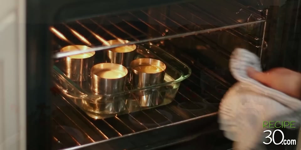 Baked vanilla panna cotta, a dessert that drives people crazy!