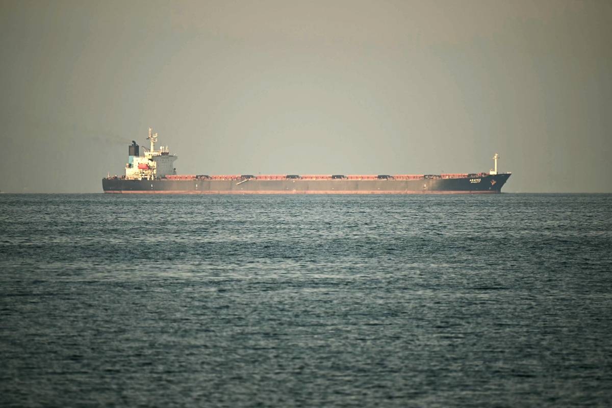 Tanker struck near Strait of Hormuz off UAE, monitors say