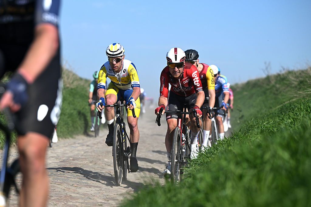 'A very uncomfortable ride' - Belgian rider's saddle snaps off during ...