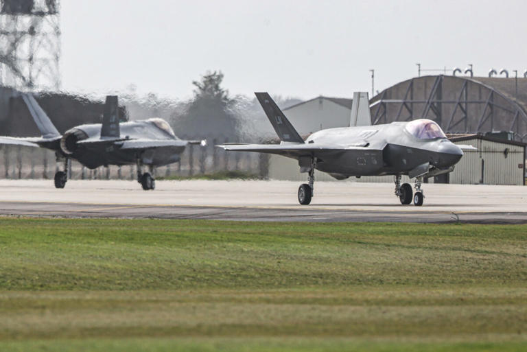 US stealth fighter jet hit by Iranian fire for first time in ongoing ...