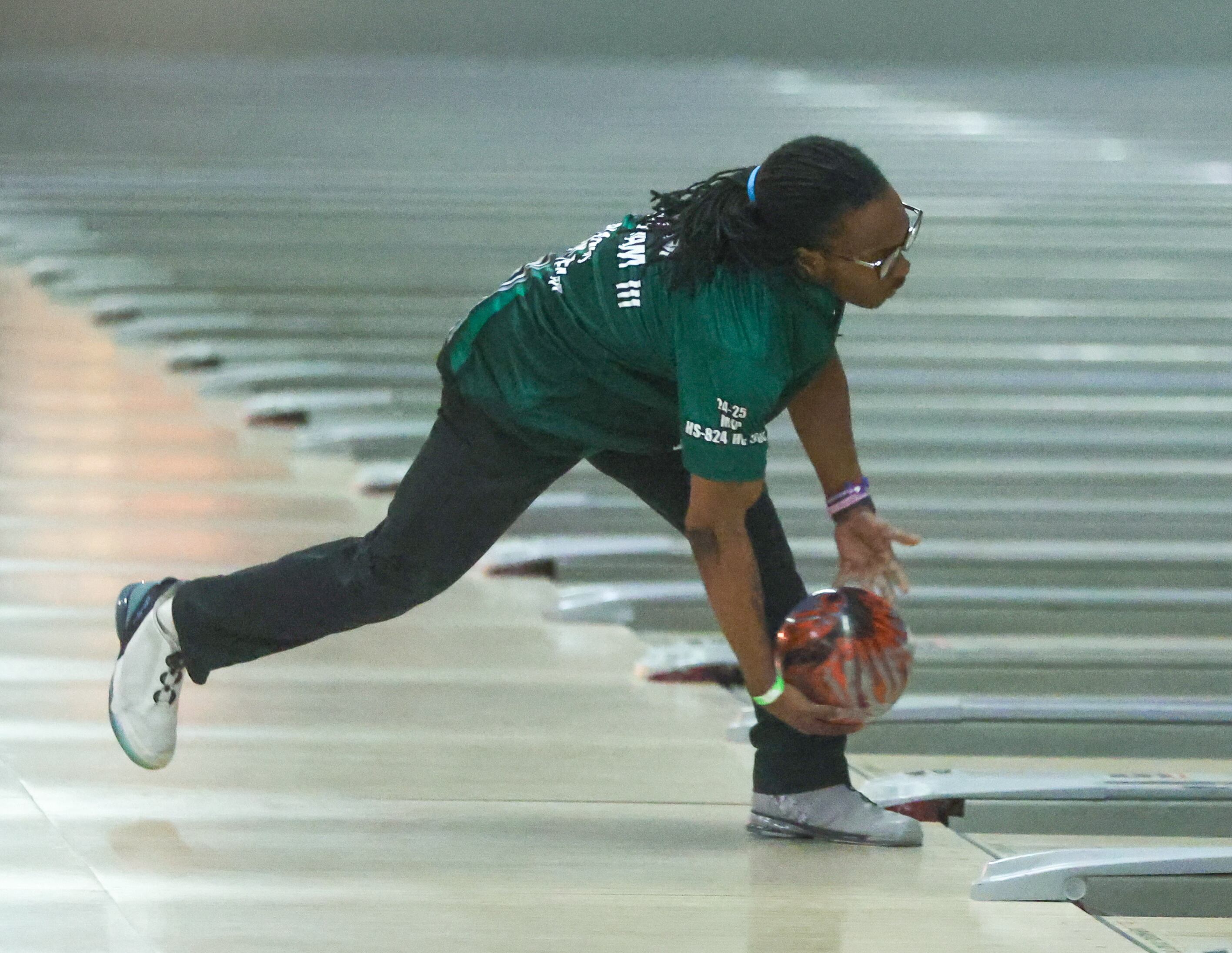 St. Joseph (Met.) is the 2025-26 boys bowling team of the year