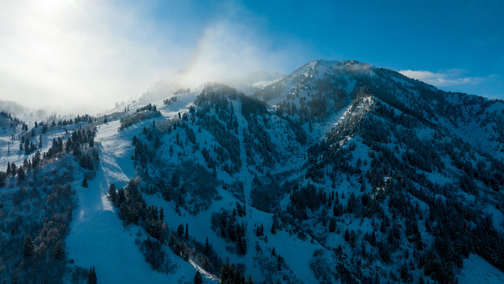 Snowbasin Resort announces early closing date after Utah's dry winter ...