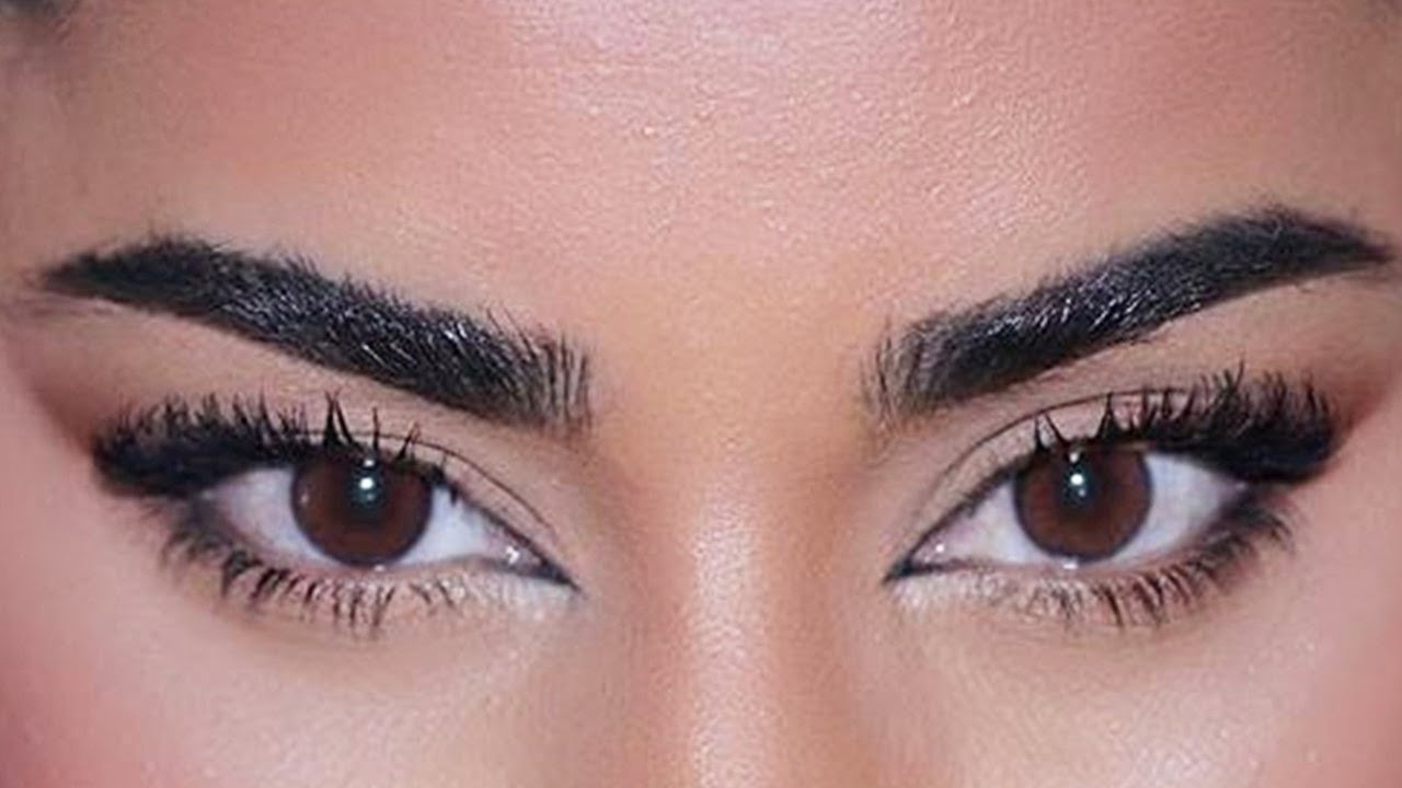 Traditional foxy eye makeup in less than 3 mins!