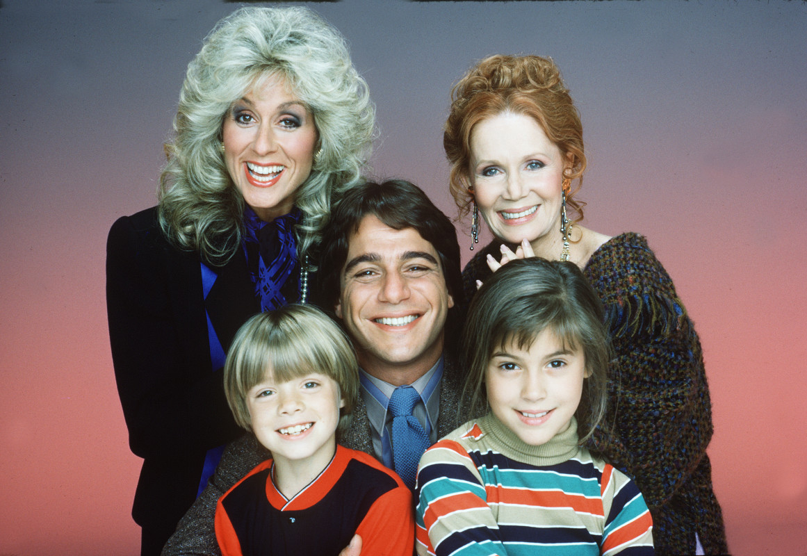 'Who's the Boss' icon Judith Light is platinum blonde at 77 and mugging ...