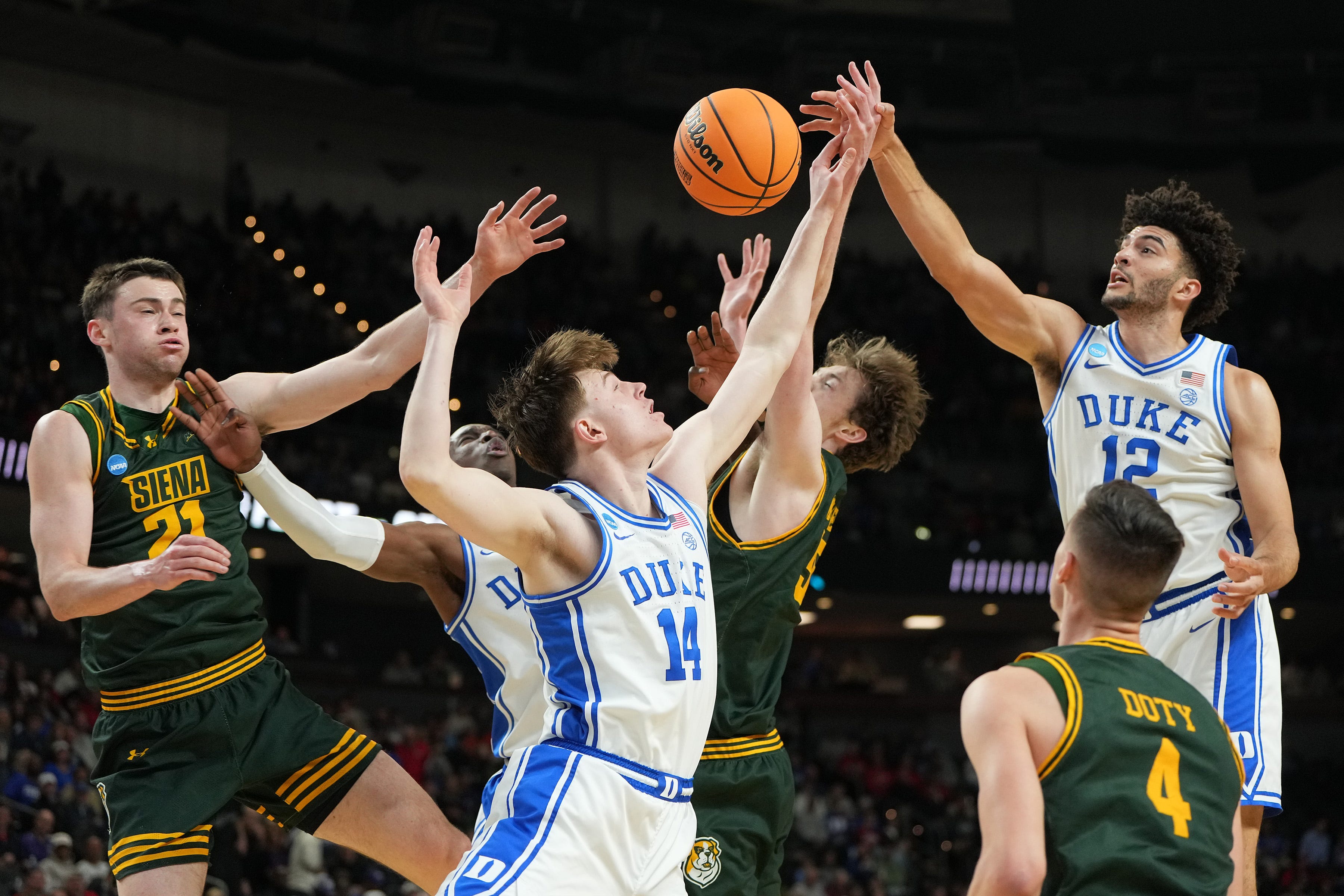 Duke basketball vs Siena updates: Blue Devils avoid stunning upset in ...
