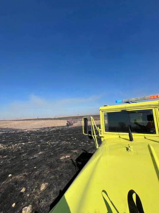 One injured as grass fire burns 400 acres in south-central Kansas