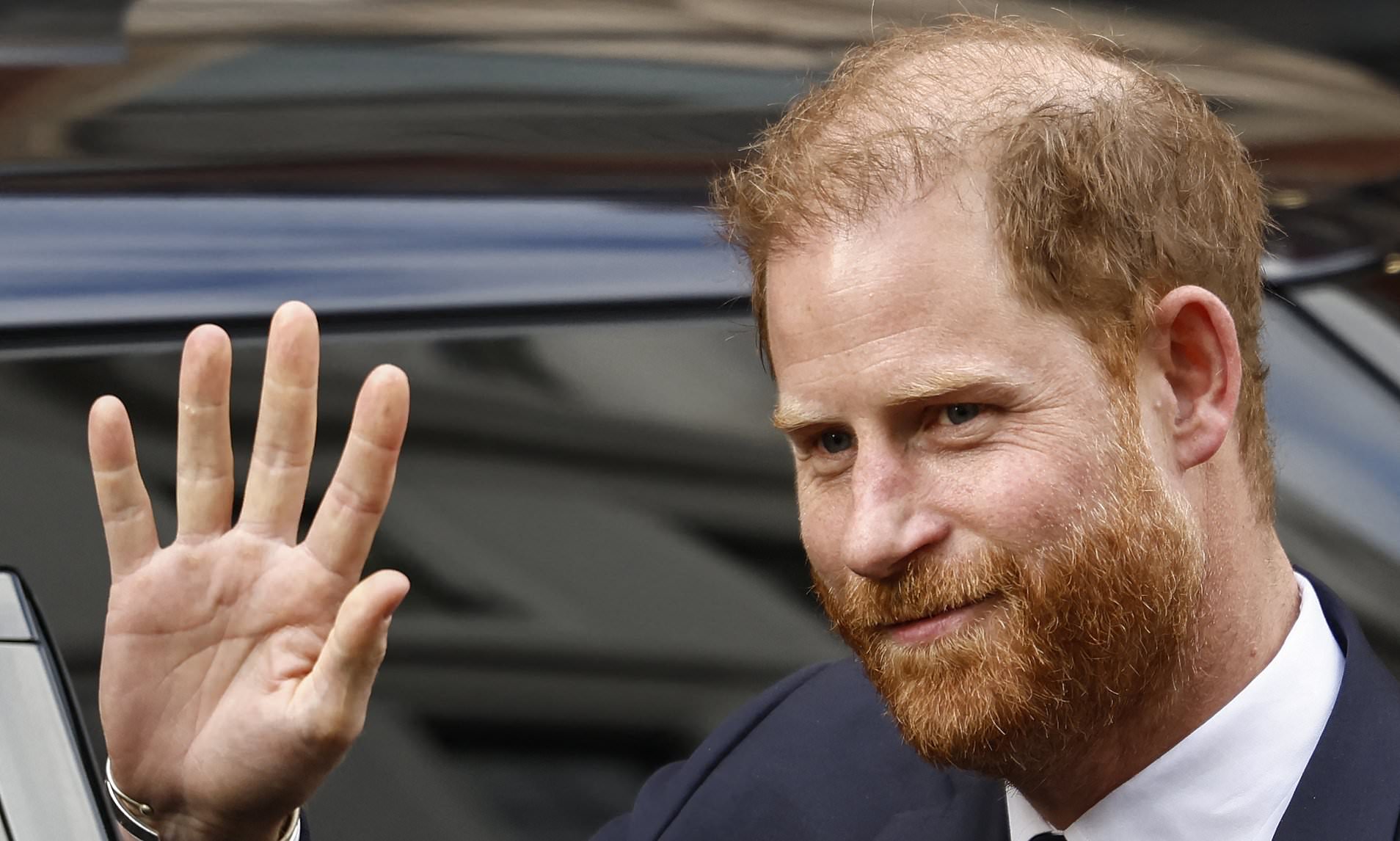 Convicted policeman tells Harry trial he isn't giving evidence for ...