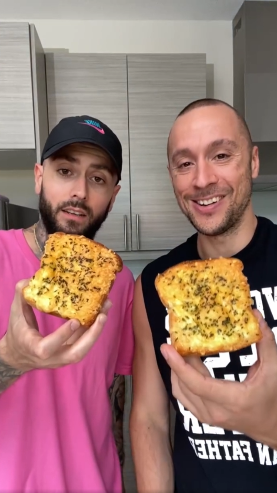 Easiest air fryer garlic bread: Quick and crispy recipe