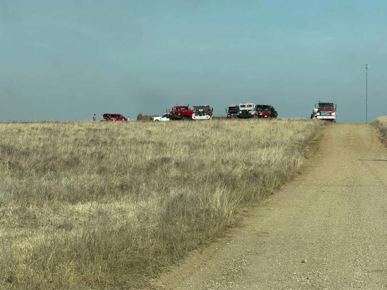 One injured as grass fire burns 400 acres in south-central Kansas