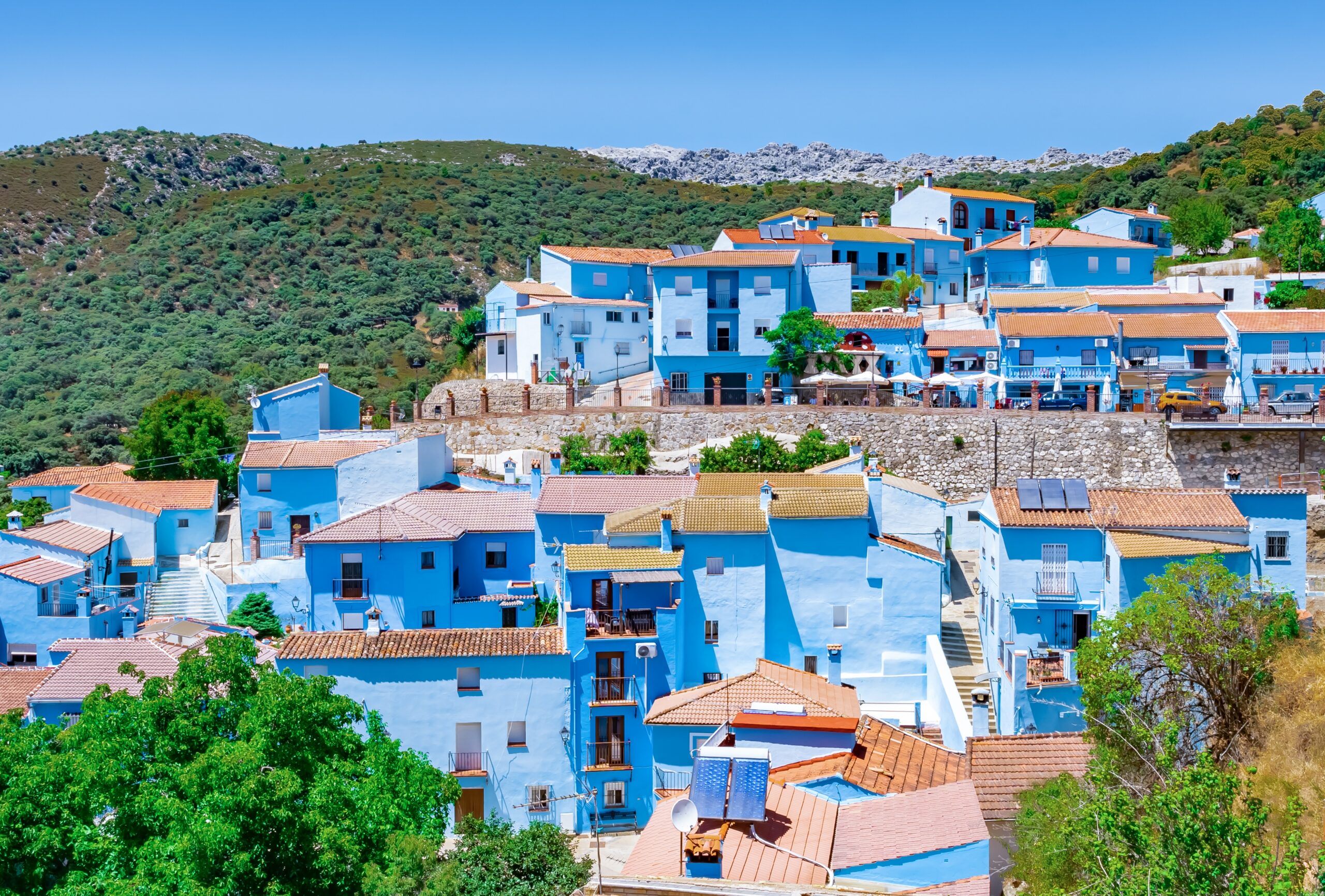 In Andalusia, this blue town is one of the most beautiful in the world ...