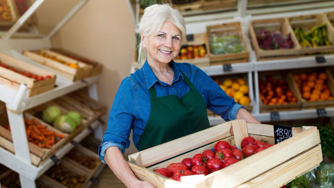 Free farmers market vouchers for seniors? Yes! Here's how to get them