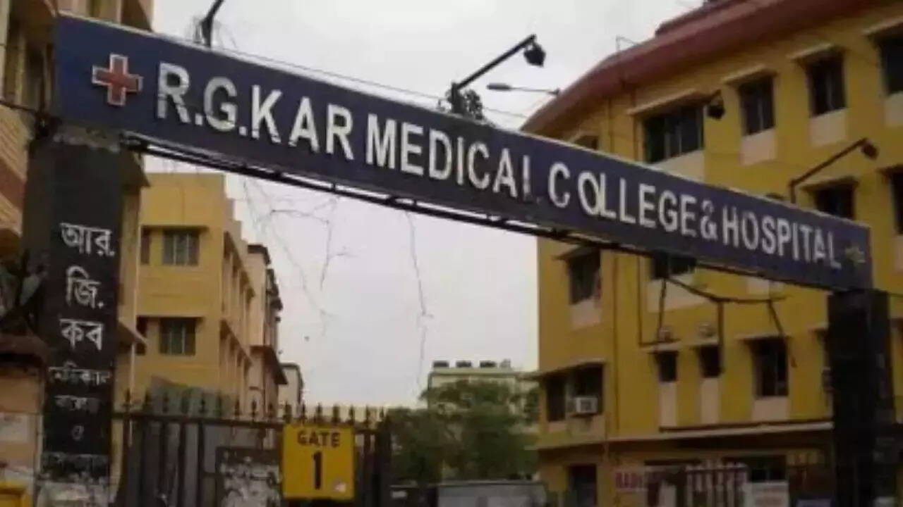 Kolkata man dies after being trapped in lift at R G Kar Medical College ...