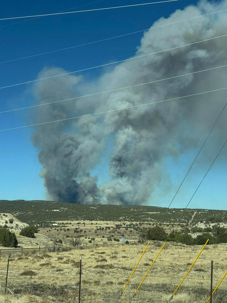 Fire near Hwy 115 burns 670 acres, no containment