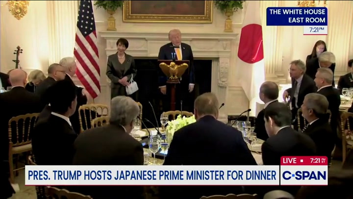 Trump’s hideously bruised hand makes appearance at White House dinner