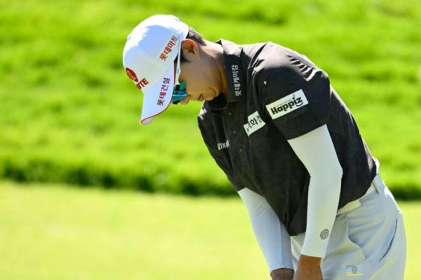 Hyo Joo Kim, Hye-Jin Choi post 69 to lead LPGA team event