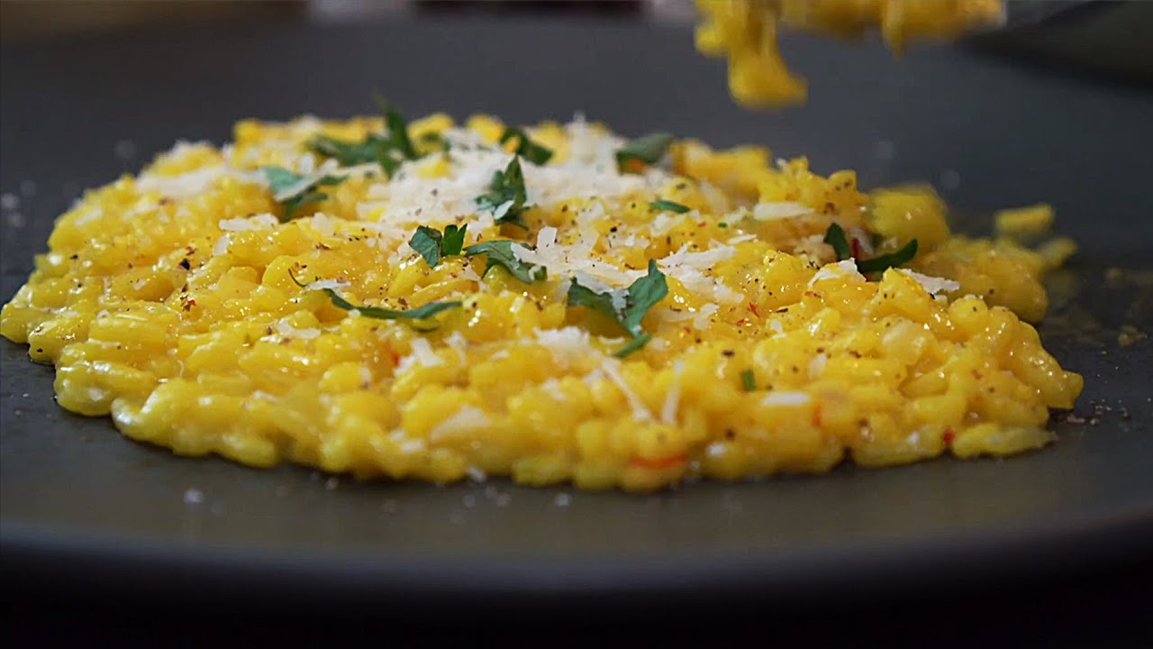Super creamy saffron risotto | Easy authentic Italian recipe