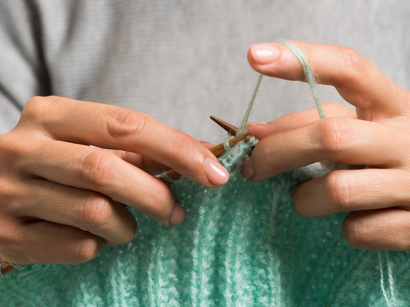 DIY: Die schönsten kostenlosen Strickanleitungen für Frühling/Sommer 2026