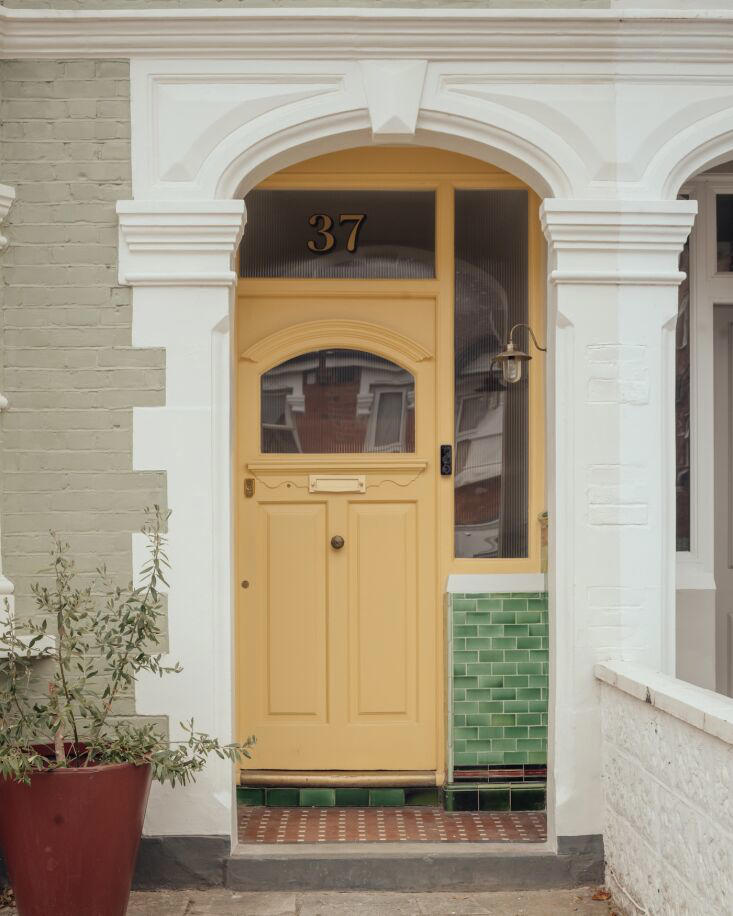 Business up front, party in the back: A creative, eco-friendly house ...