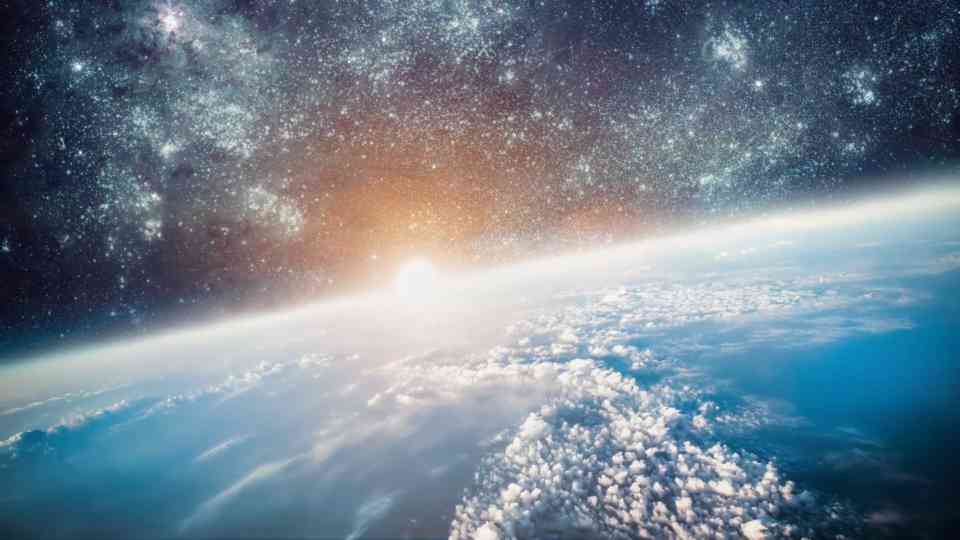 Watch what happens when Earth becomes just a dot in a 93 billion light ...