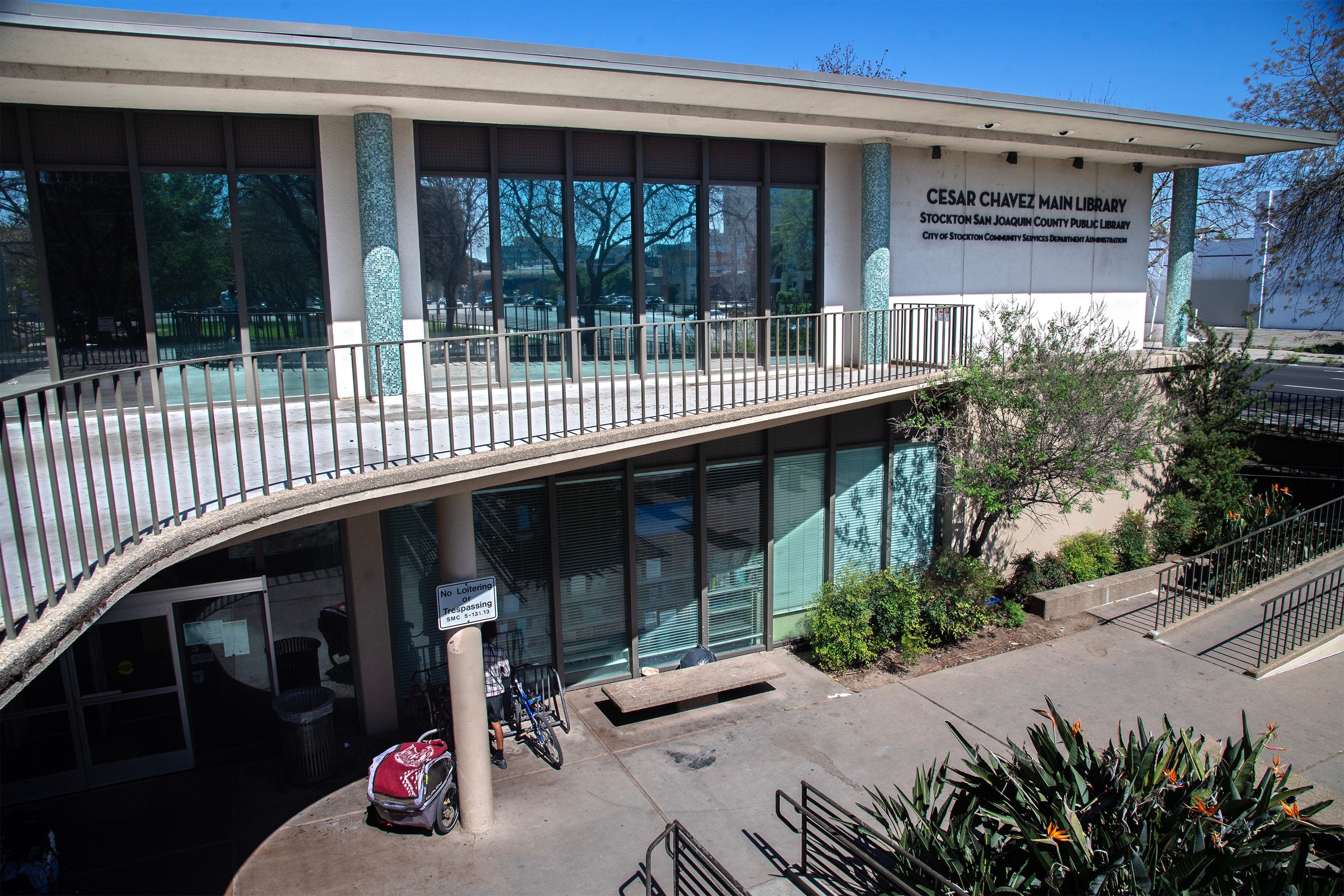Stockton council moves to temporarily cover Cesar Chavez library name