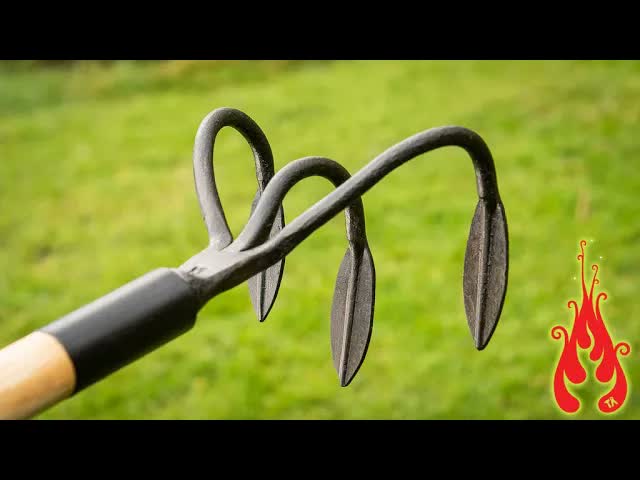 Blacksmithing a tough garden tool from scratch