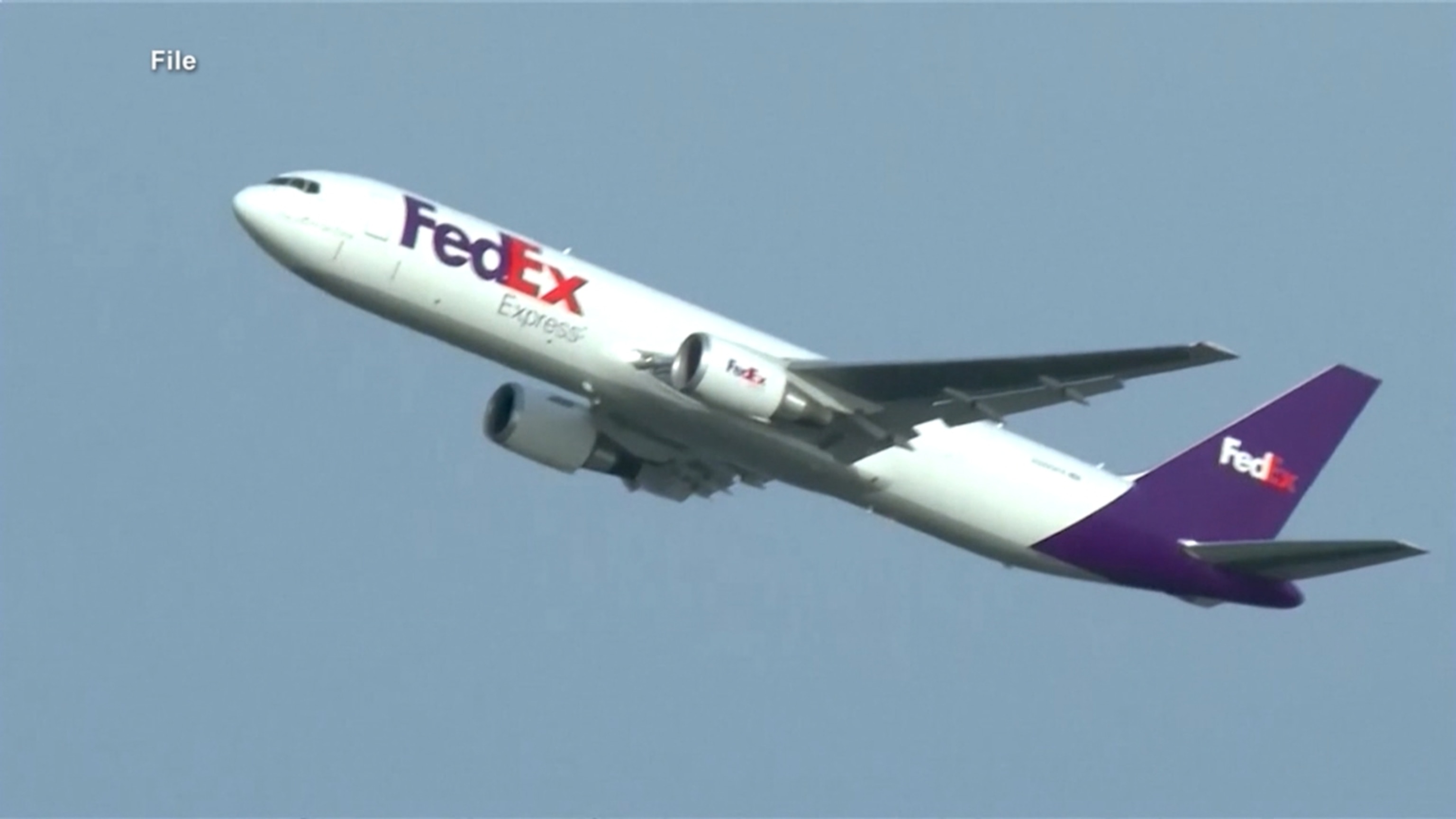 Close call as 2 jets nearly collide while landing at Newark Airport