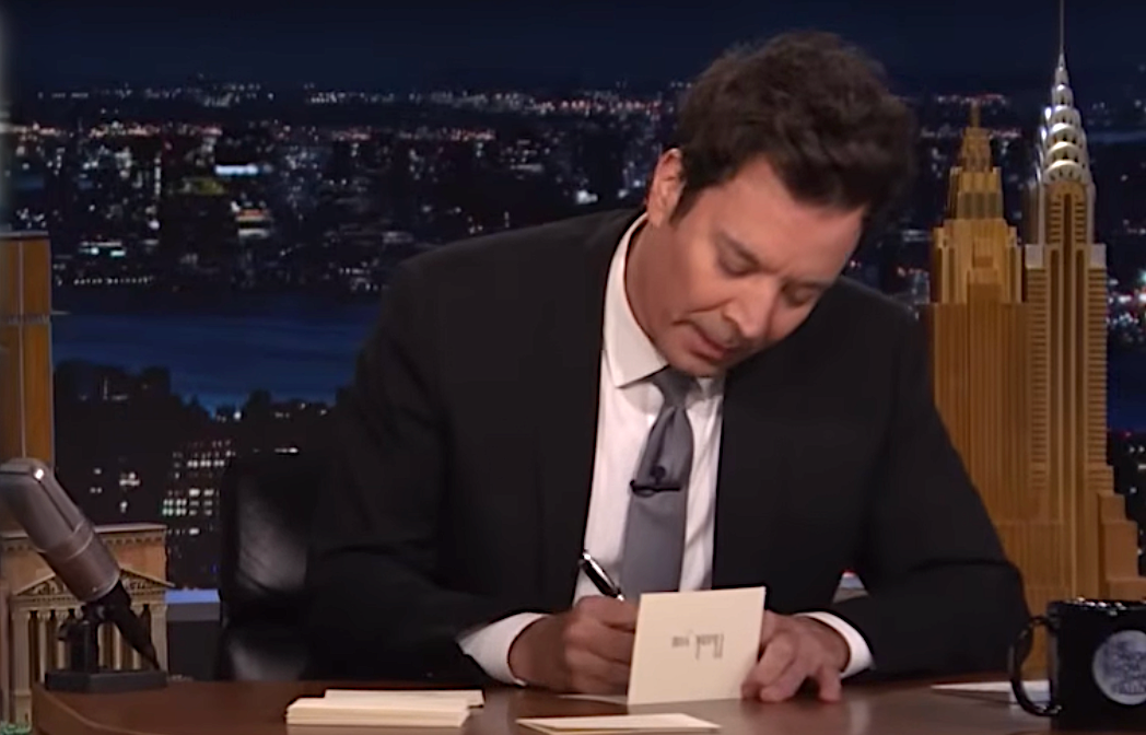 Jimmy Fallon writes a thank-you note to Trump for the Iran war