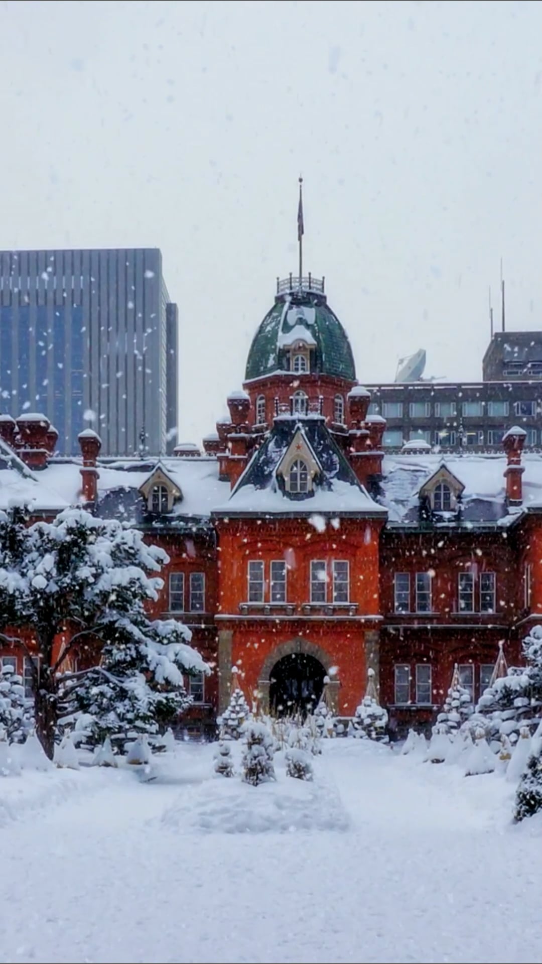 Sapporo: Drone flies over Japan's snowy capital