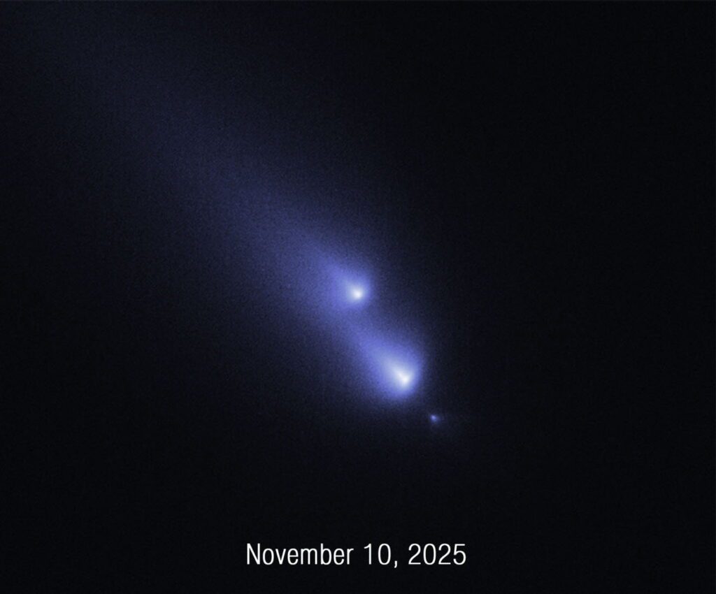 Space scientists capture comet breaking into pieces – by accident